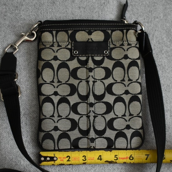 Coach | Bags | Vintage Cross Body Bag No Serial Number On This Item 2 ...